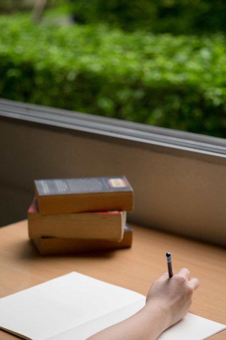 How to Write a 5000 Word Essay and How Many Pages Is It? [Tips ...